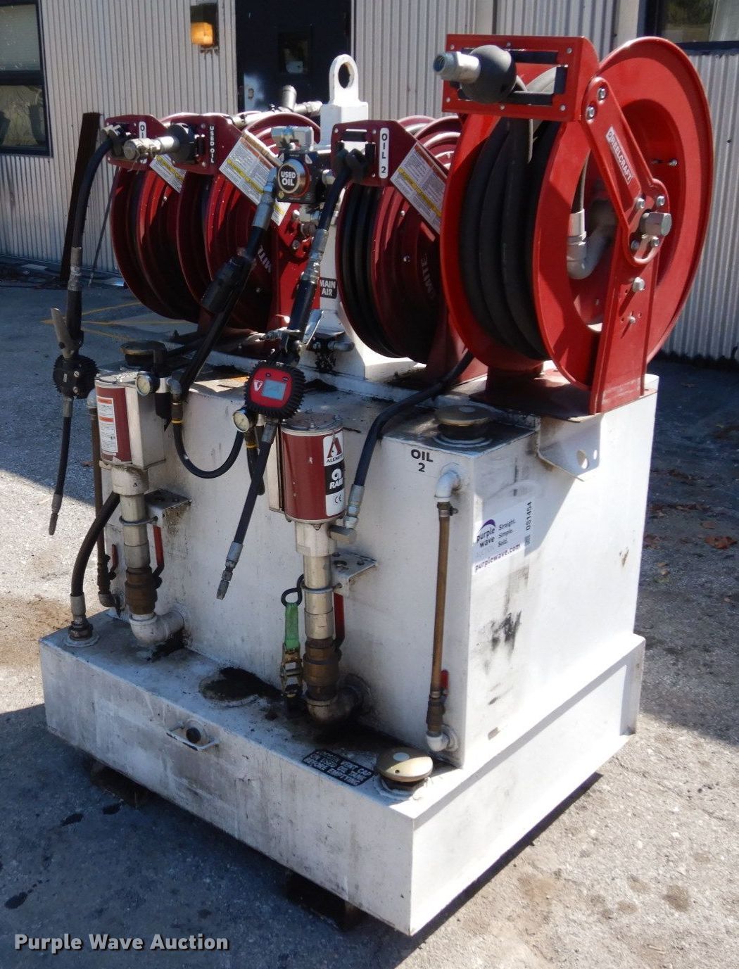 Oil change station in Kansas City, KS | Item DS1454 sold | Purple Wave