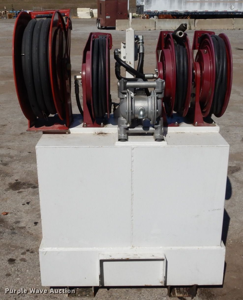 Oil change station in Kansas City, KS | Item DS1454 sold | Purple Wave