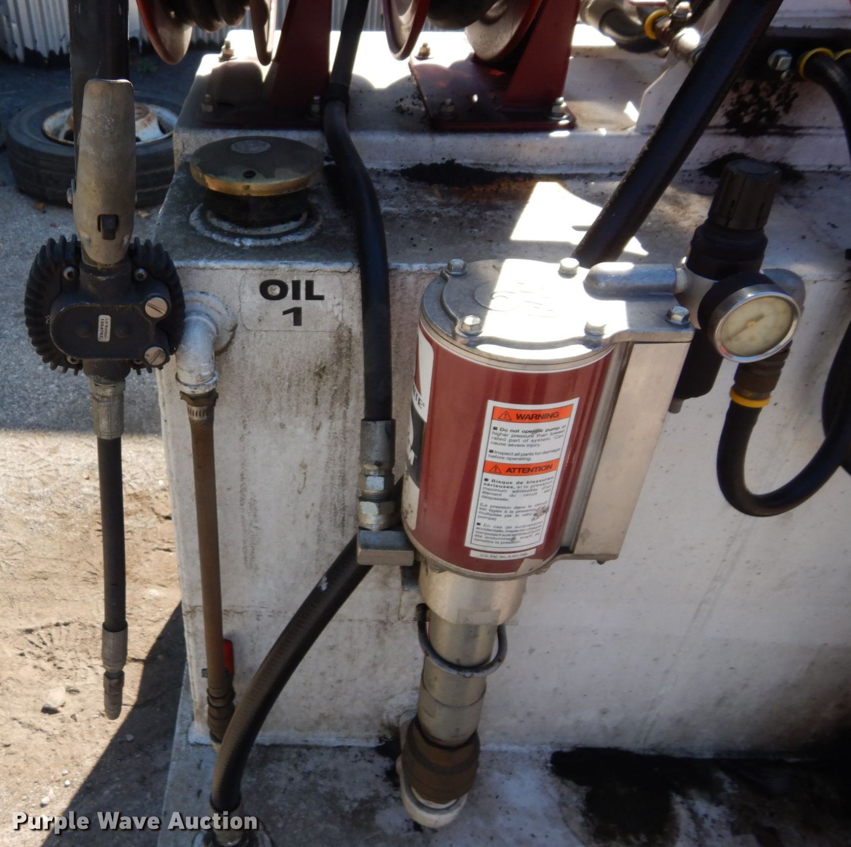 Oil change station in Kansas City, KS | Item DS1454 sold | Purple Wave