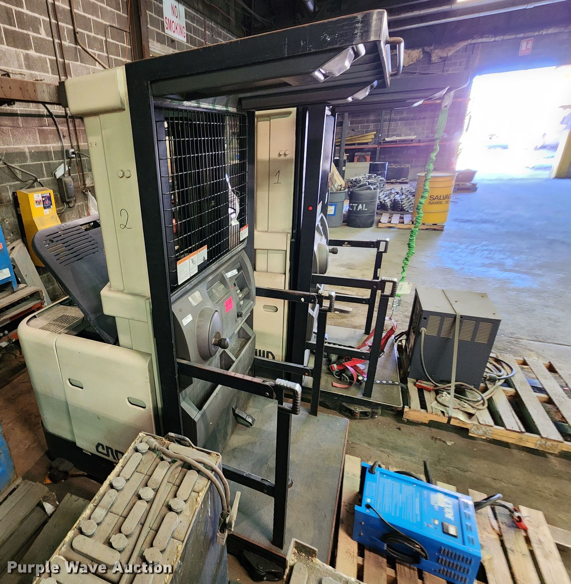 Crown SP3010-30 pallet jack in Kansas City, MO | Item KH9265 for sale ...