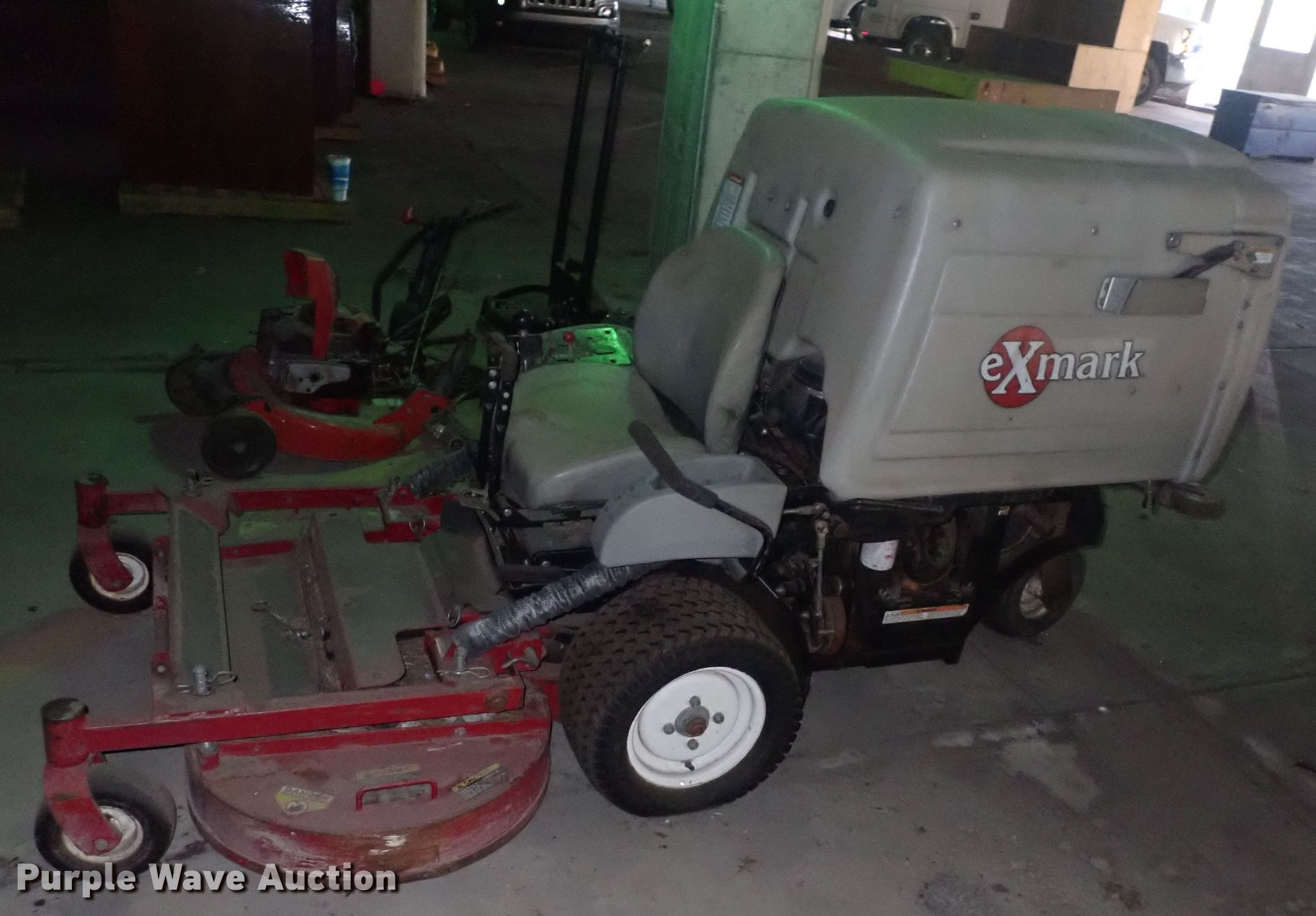 Exmark Navigator lawn mower in Wichita, KS | Item MA9644 sold | Purple Wave