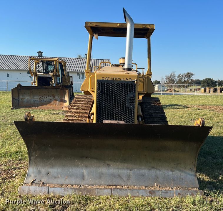 1989 Caterpillar D4H dozer in Millsap, TX | Item DO8769 sold | Purple Wave