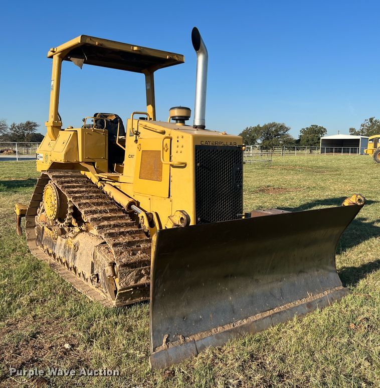 1989 Caterpillar D4H dozer in Millsap, TX | Item DO8769 sold | Purple Wave