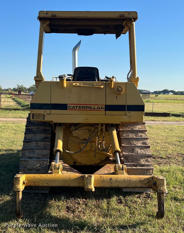 1989 Caterpillar D4H dozer in Millsap, TX | Item DO8769 sold | Purple Wave