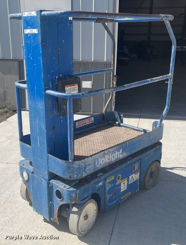1999 Up Right TM12 scissor lift in Meriden, KS | Item JD9301 sold ...