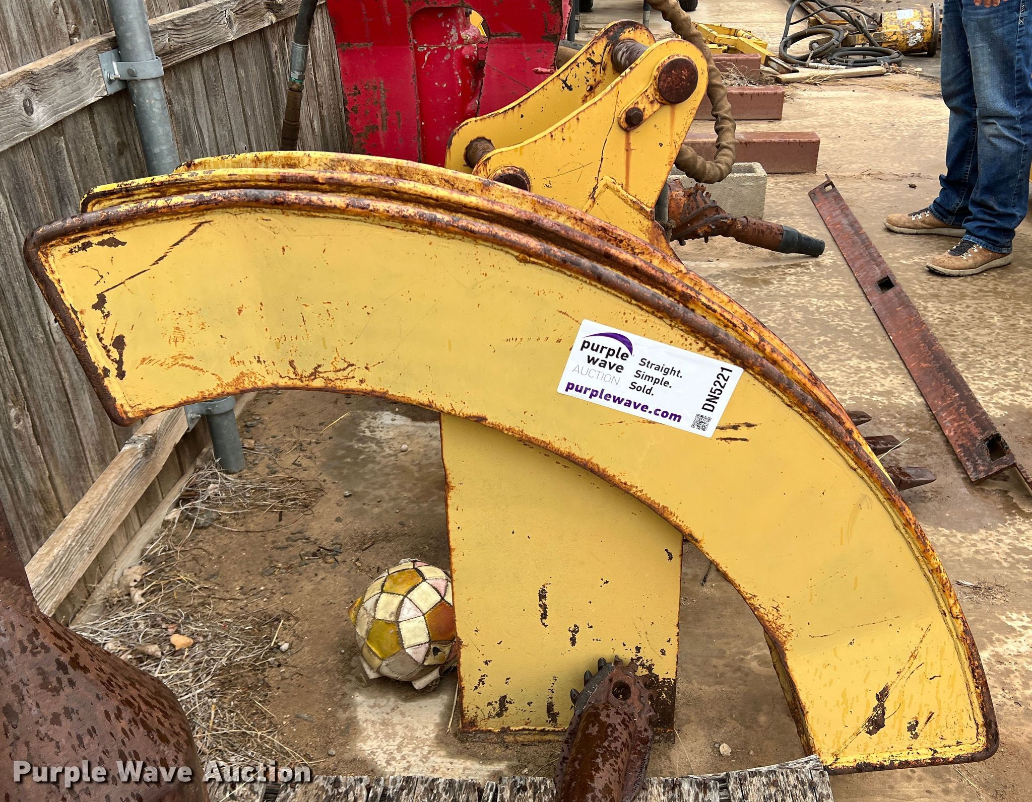 Cable chute in Amarillo, TX | Item DN5221 sold | Purple Wave