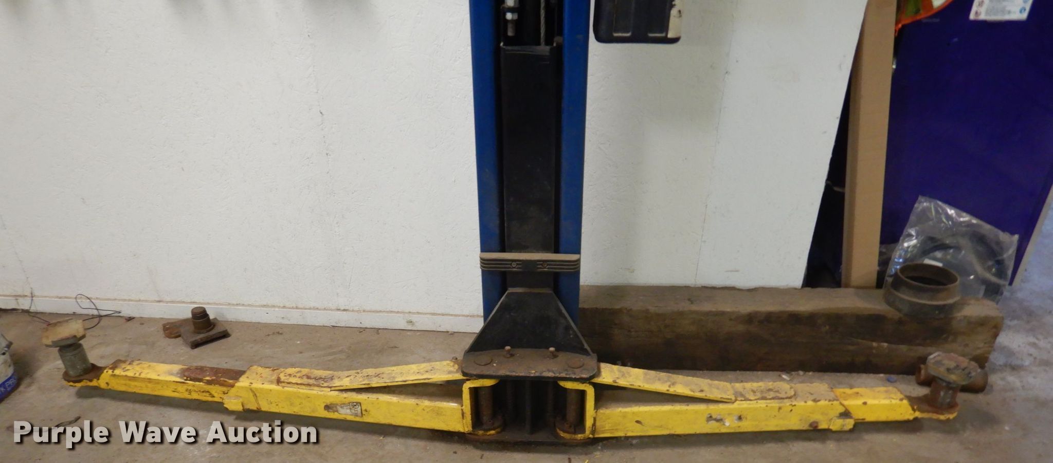 Challenger E12 two post automotive lift in Byron, MN | Item DR0561 sold ...