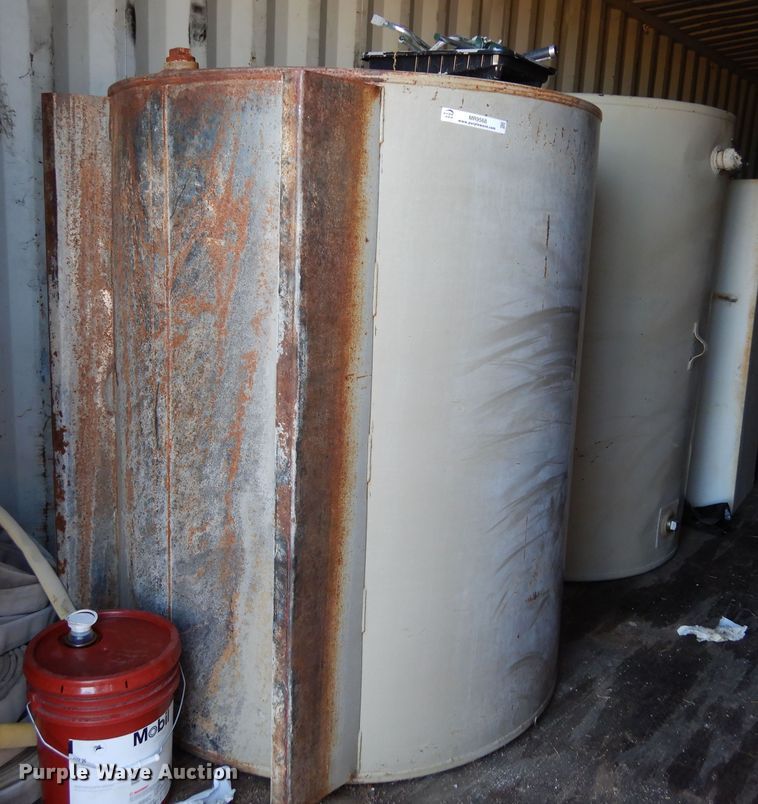 (2) fuel tanks in Karval, CO | Item MR9568 sold | Purple Wave