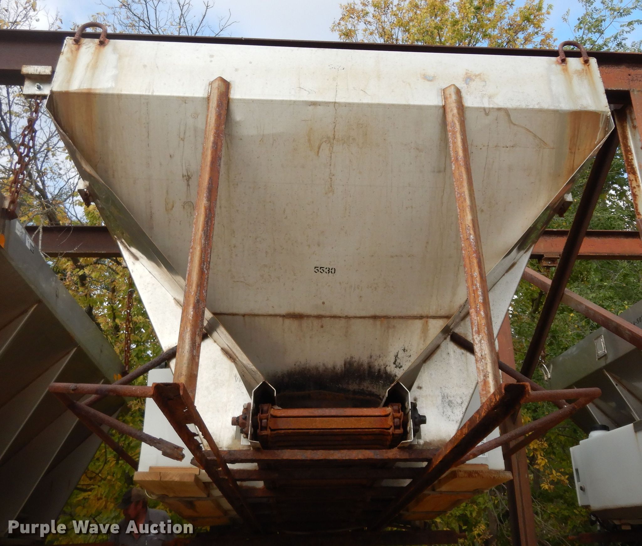 Swenson stainless steel spreader in Alma, KS | Item DM3219 sold ...