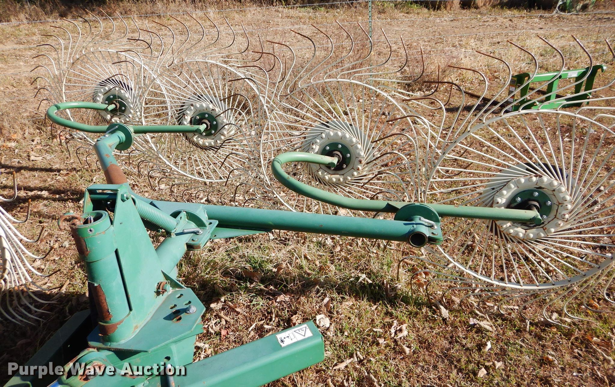 Sitrex H-90 V8 hay rake in Lawrence, KS | Item DS6284 sold | Purple Wave
