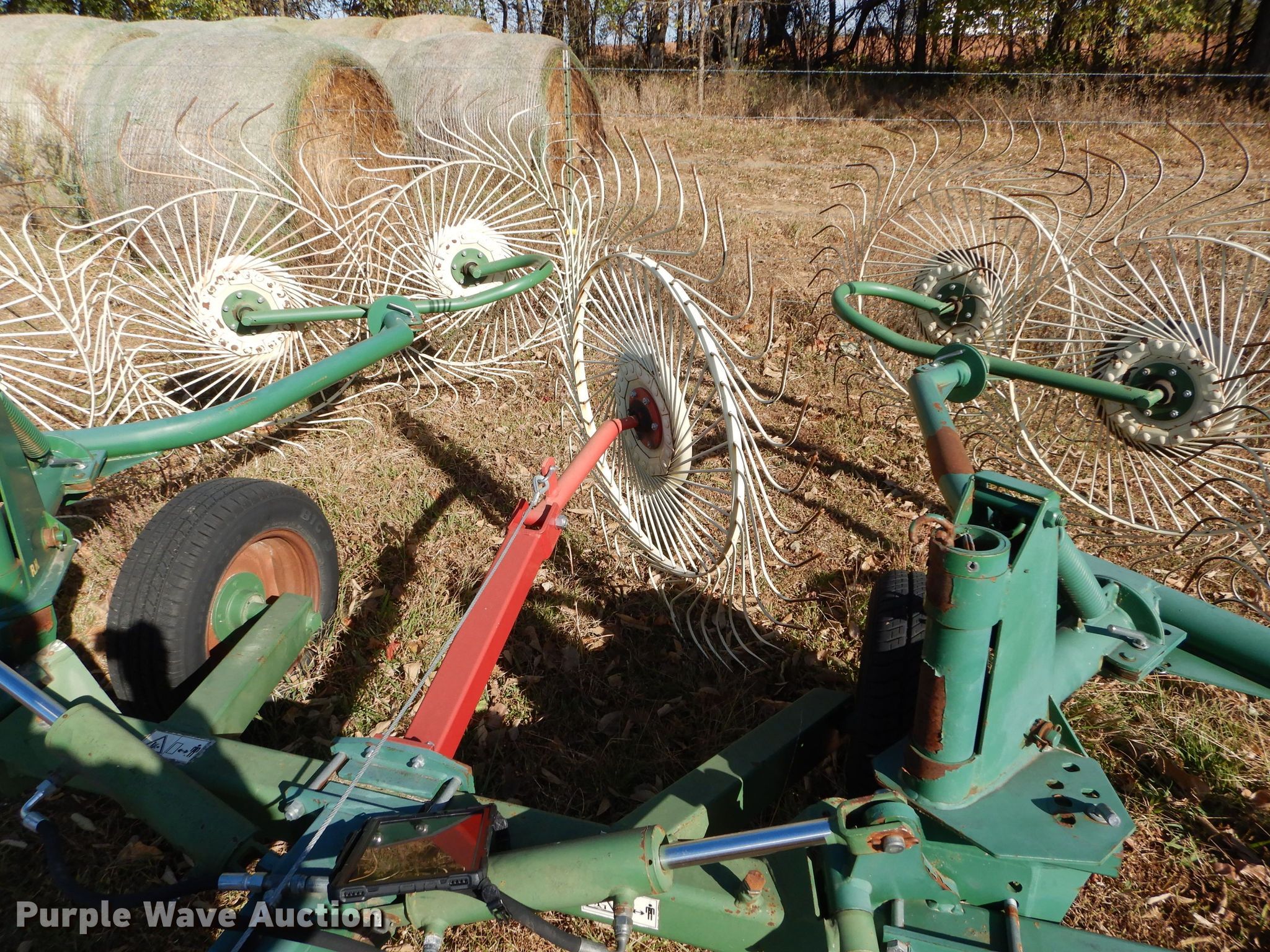 Sitrex H-90 V8 hay rake in Lawrence, KS | Item DS6284 sold | Purple Wave