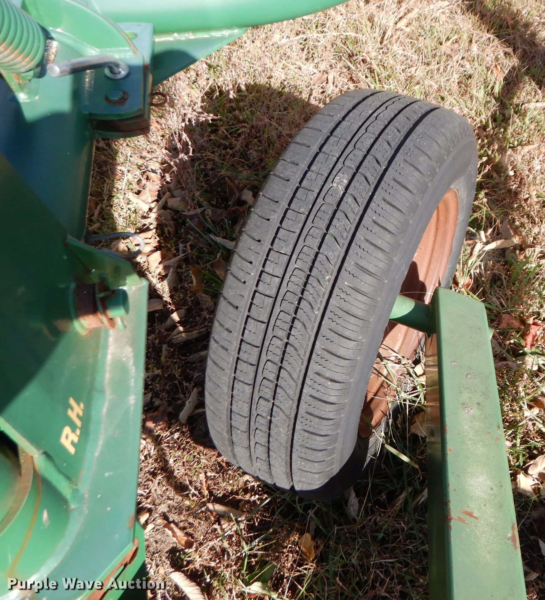 Sitrex H-90 V8 hay rake in Lawrence, KS | Item DS6284 sold | Purple Wave