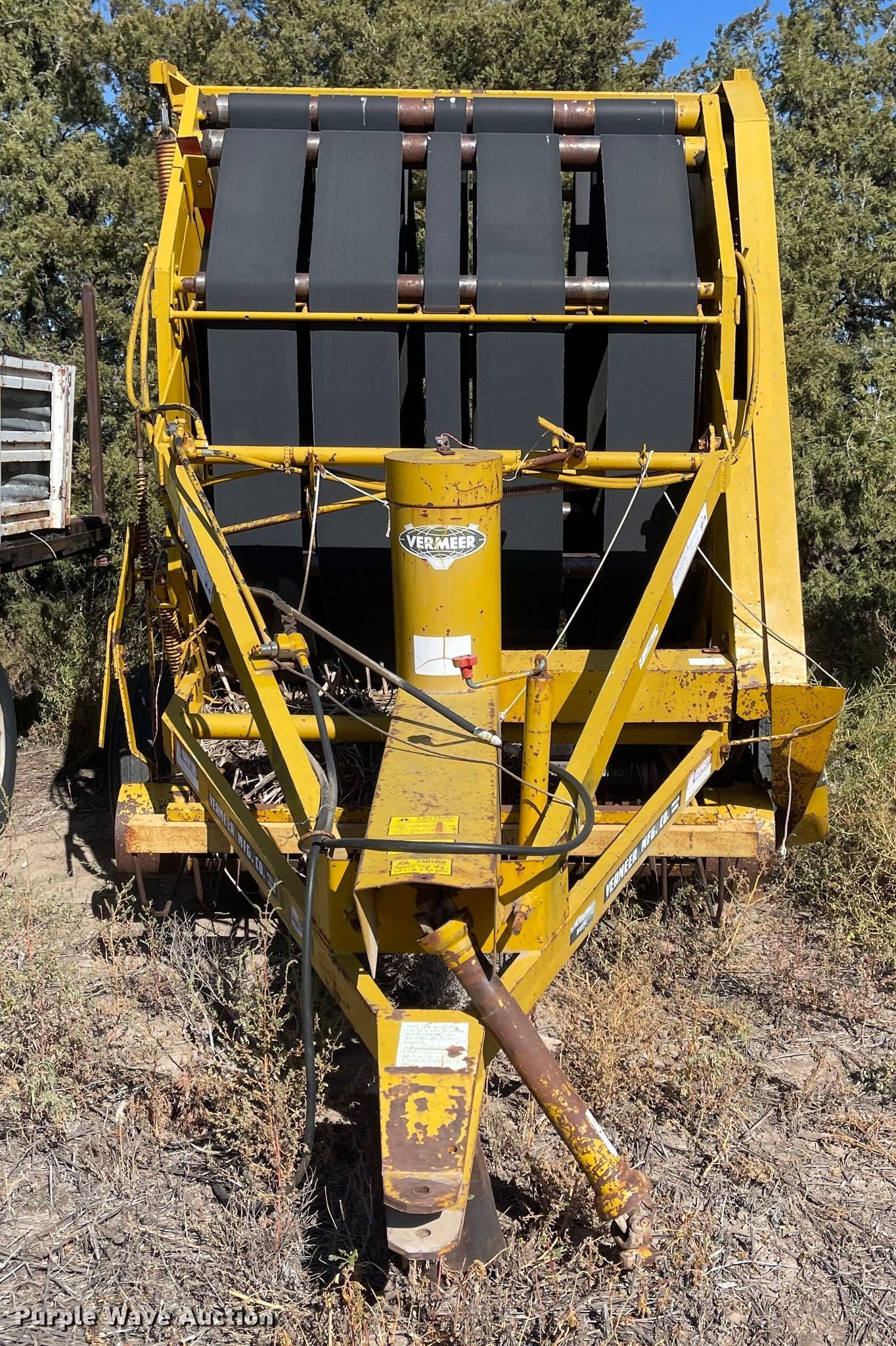 Vermeer 605C round baler in Scott City, KS | Item JD9222 sold | Purple Wave