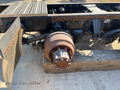 Peterbilt rear axle assembly in Bucyrus, KS | Item MN9294 sold | Purple ...
