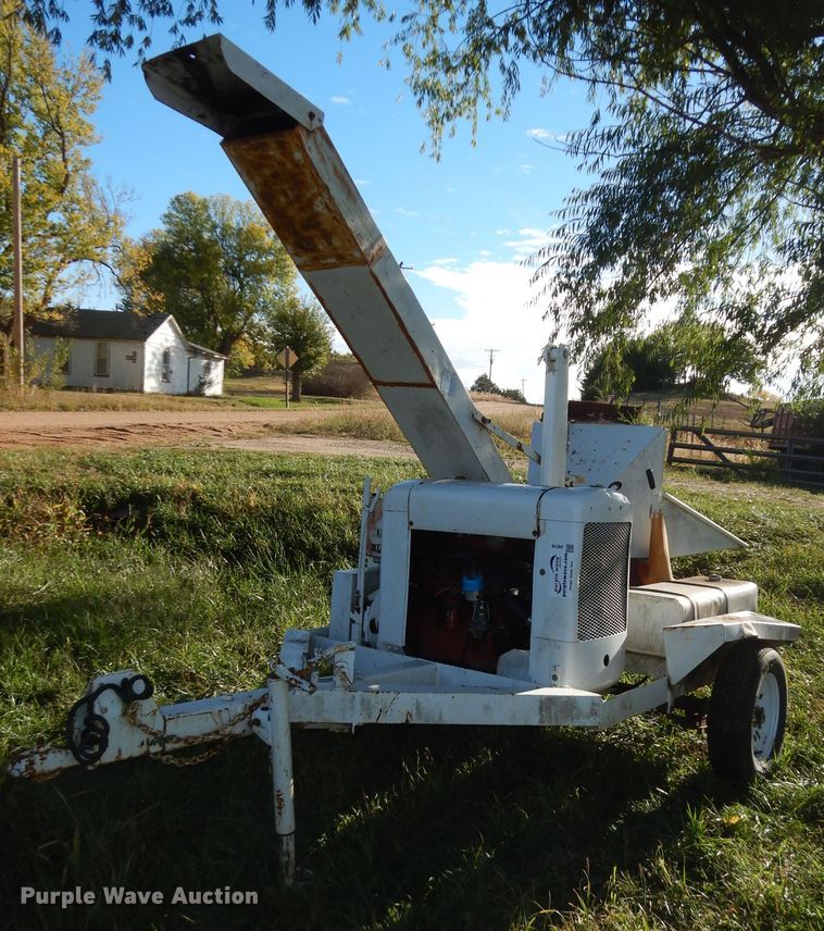 Olathe wood chipper in Miltonvale, KS | Item DI6749 sold | Purple Wave