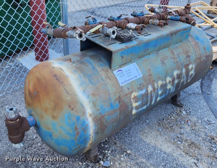 Air tank in Kansas City, MO | Item DM4773 sold | Purple Wave