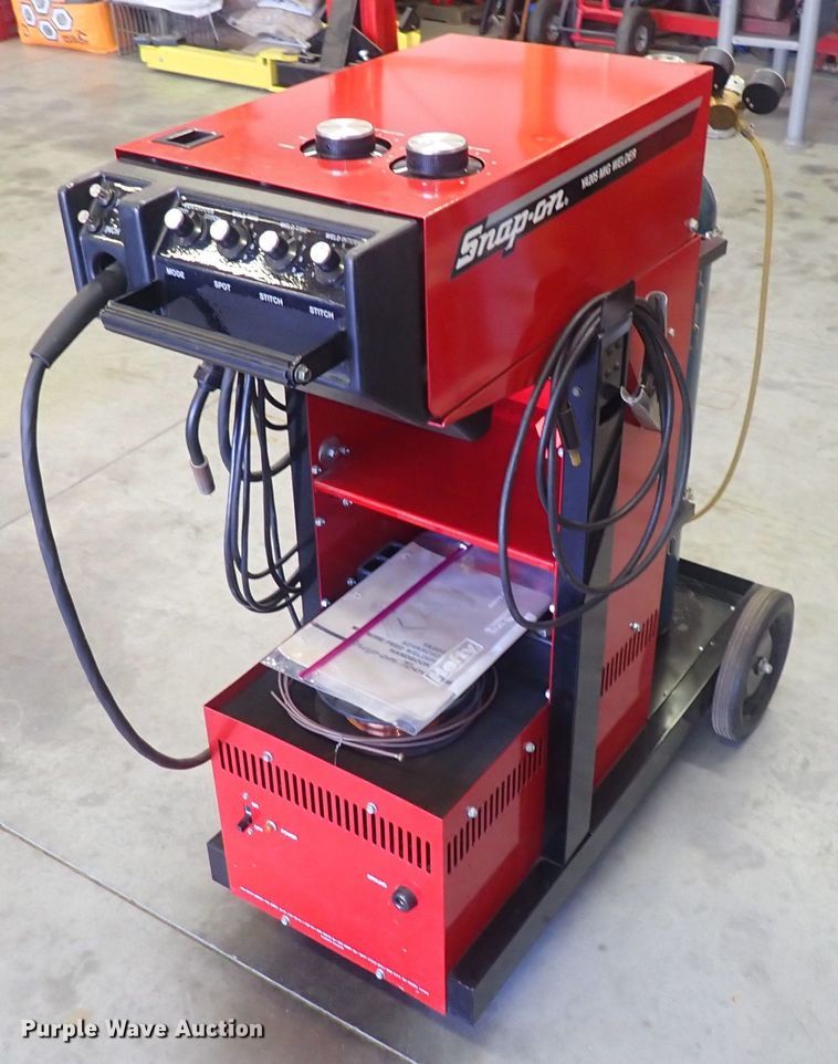 Snap-on YA205 welder in McPherson, KS | Item DQ3029 sold | Purple Wave