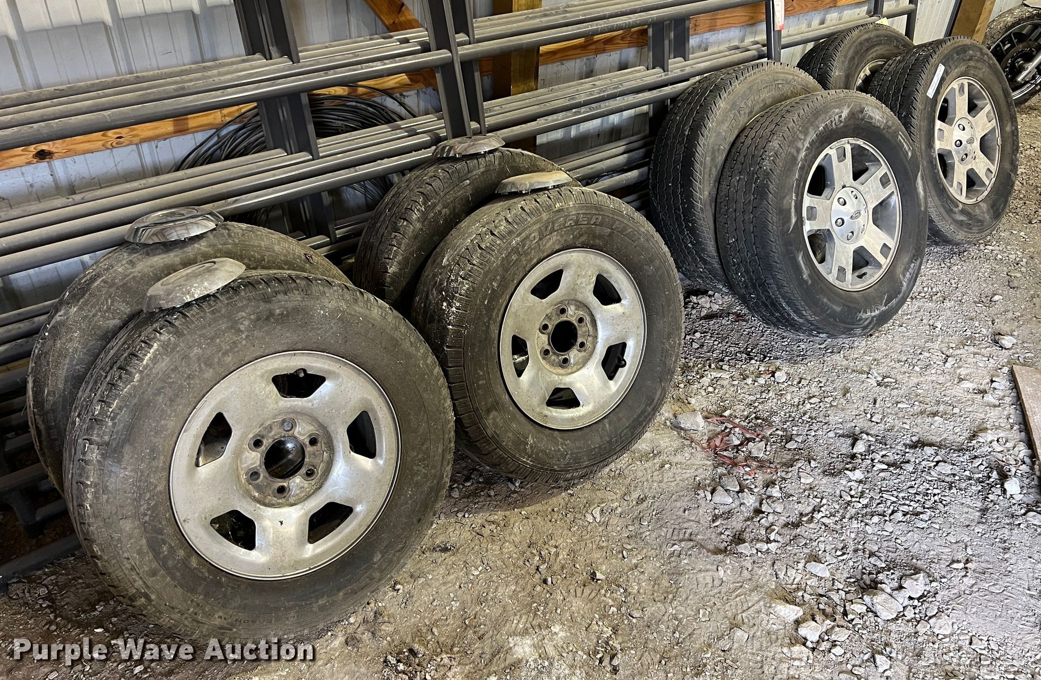 (12) wheels and tires in Mulberry, KS | Item HX9944 sold | Purple Wave