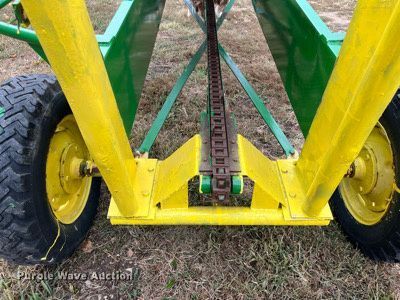 John Deere square bale conveyor in McLouth, KS | Item MN9347 sold ...