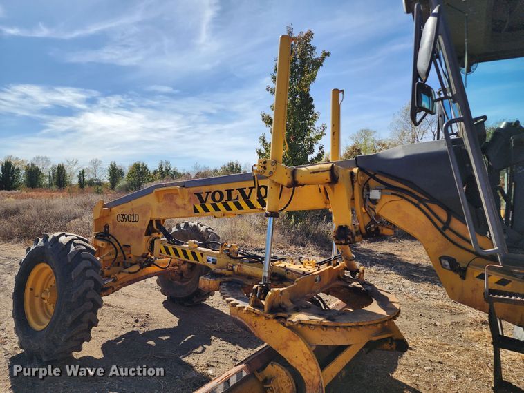 2003 Volvo G710B motor grader in Blue Springs, MO | Item KH9164 sold ...