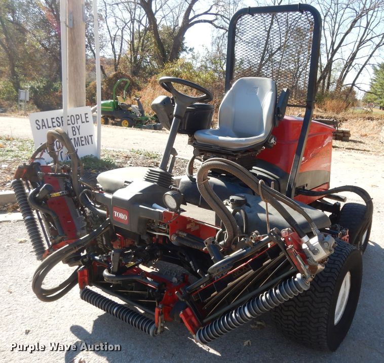 Toro Reelmaster 5510 reel mower in Shawnee, KS | Item LG9838 sold ...