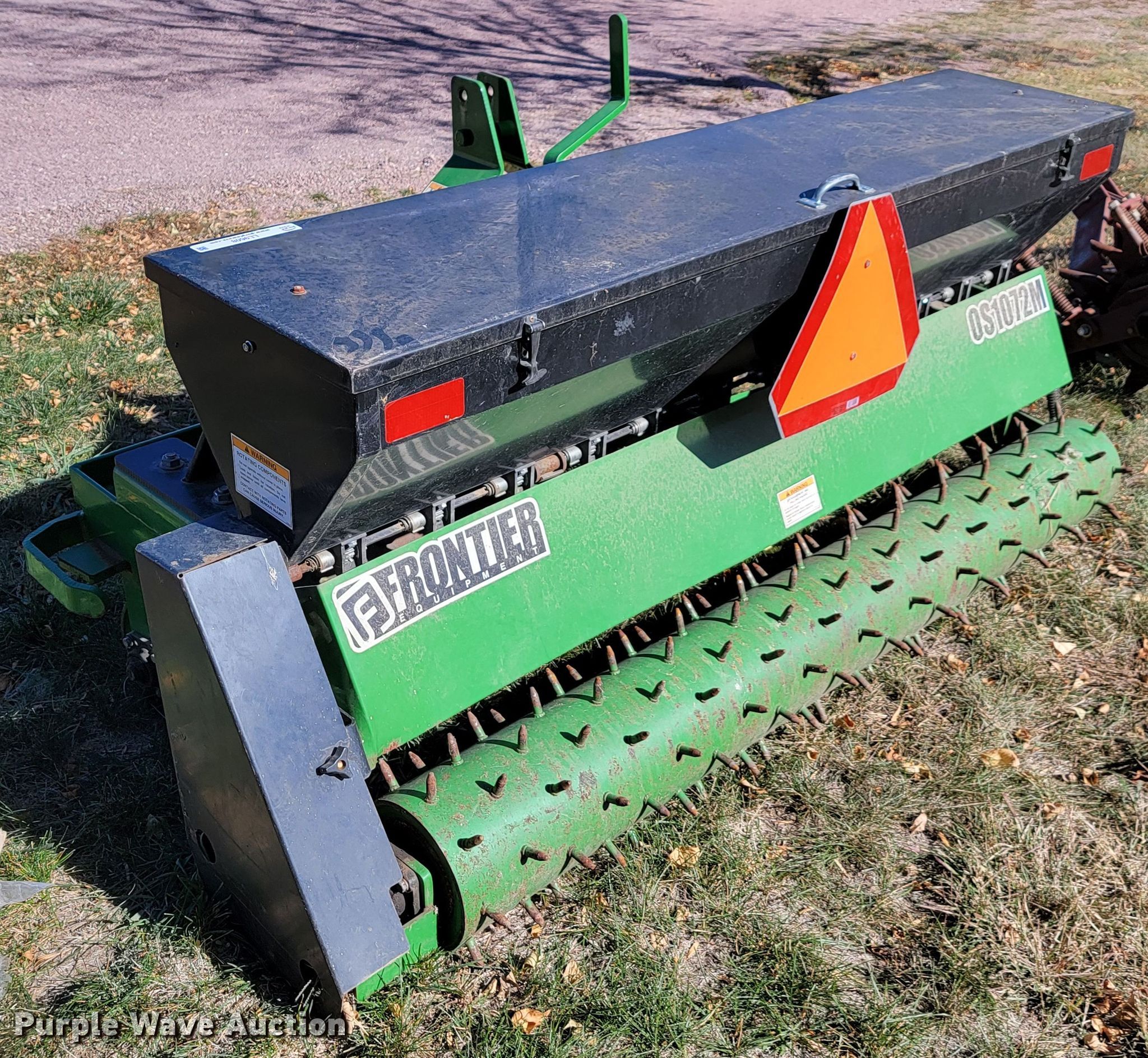 Frontier OS1072M seeder in Yankton, SD | Item LL9608 sold | Purple Wave