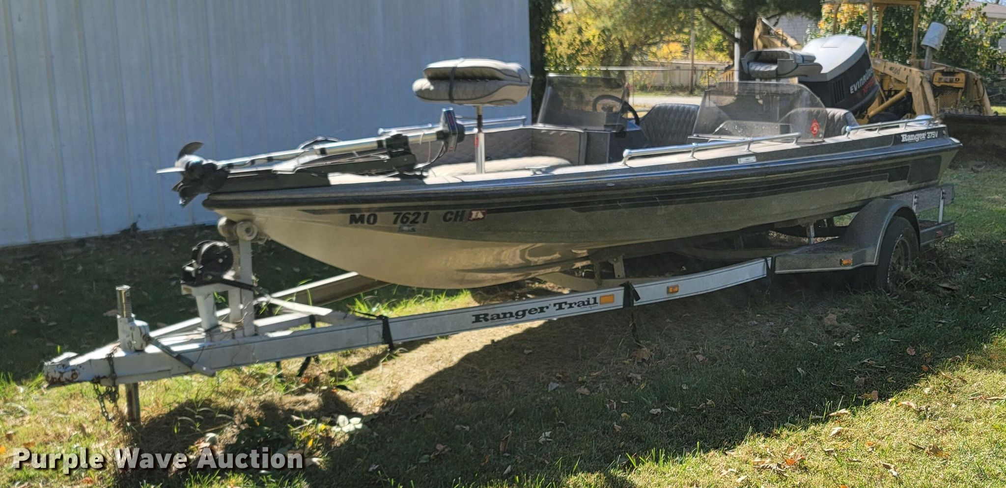 1989 Ranger 375V boat in Raymondville, MO | Item LN9676 sold | Purple Wave