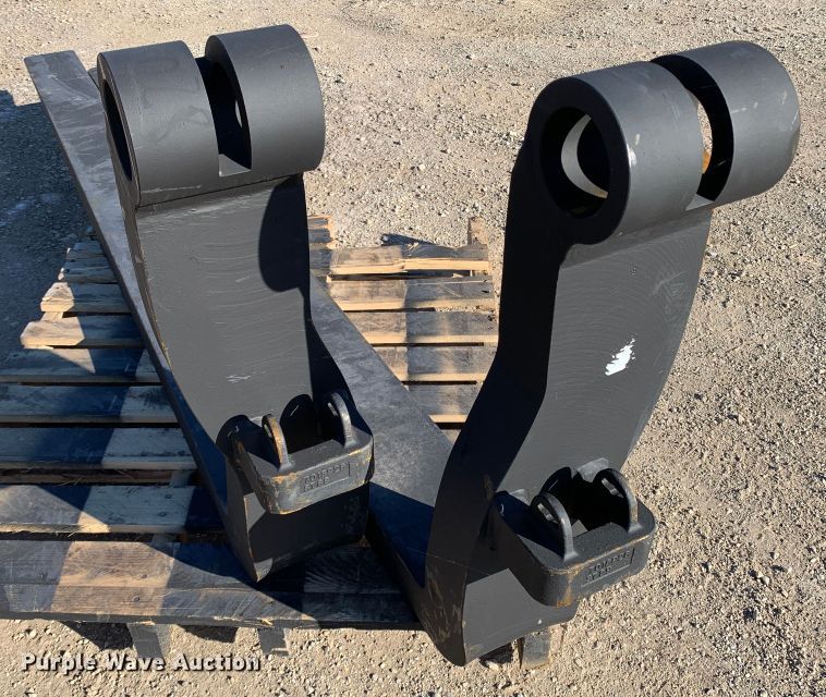 Caterpillar 96" L forks in Tonganoxie, KS | Item JD9181 sold | Purple Wave