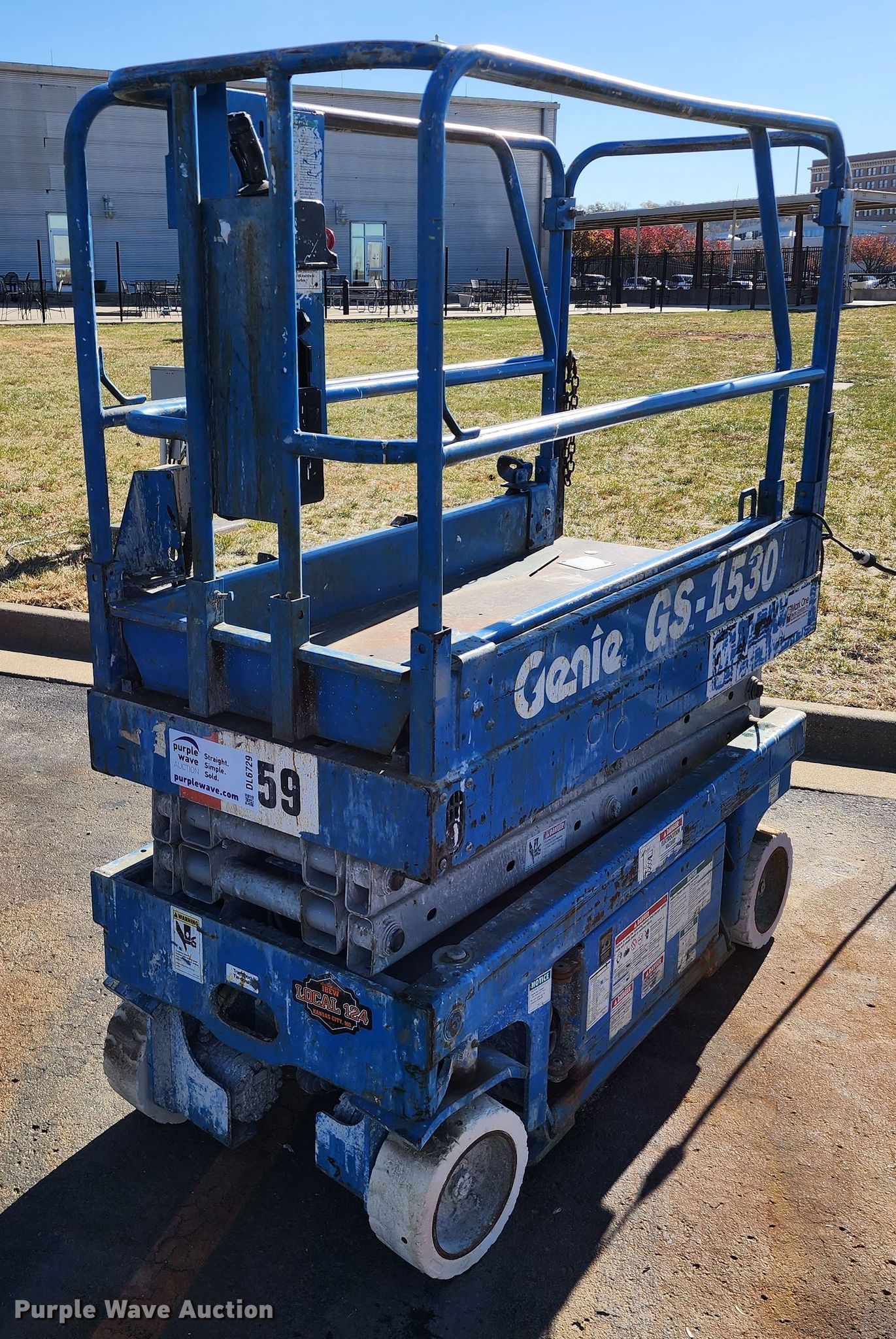 Genie GS1530 scissor lift in Kansas City, MO | Item DL6729 sold ...