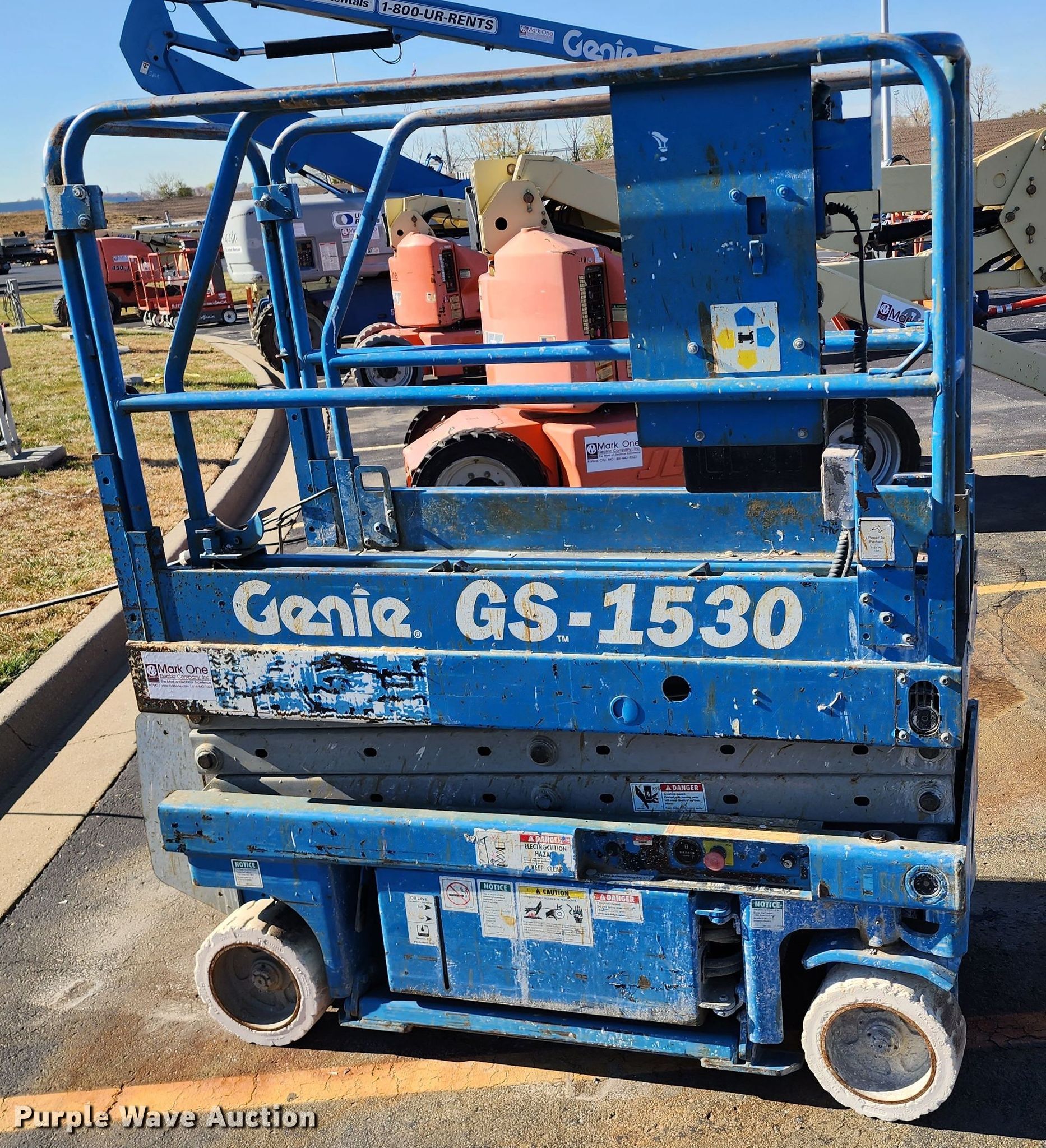Genie GS1530 scissor lift in Kansas City, MO | Item DL6729 sold ...