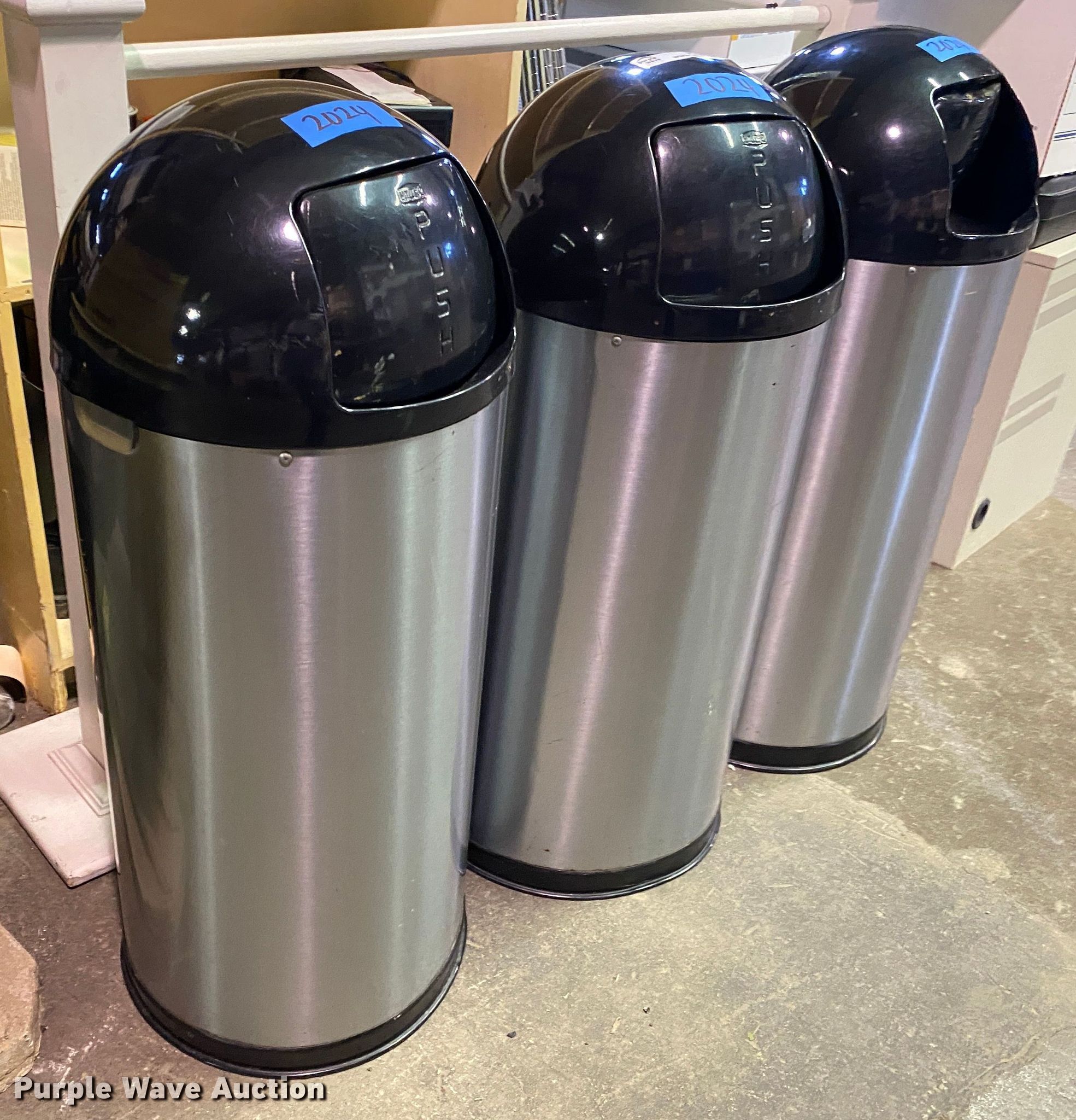(3) trash cans in Tulsa, OK | Item IG9845 sold | Purple Wave