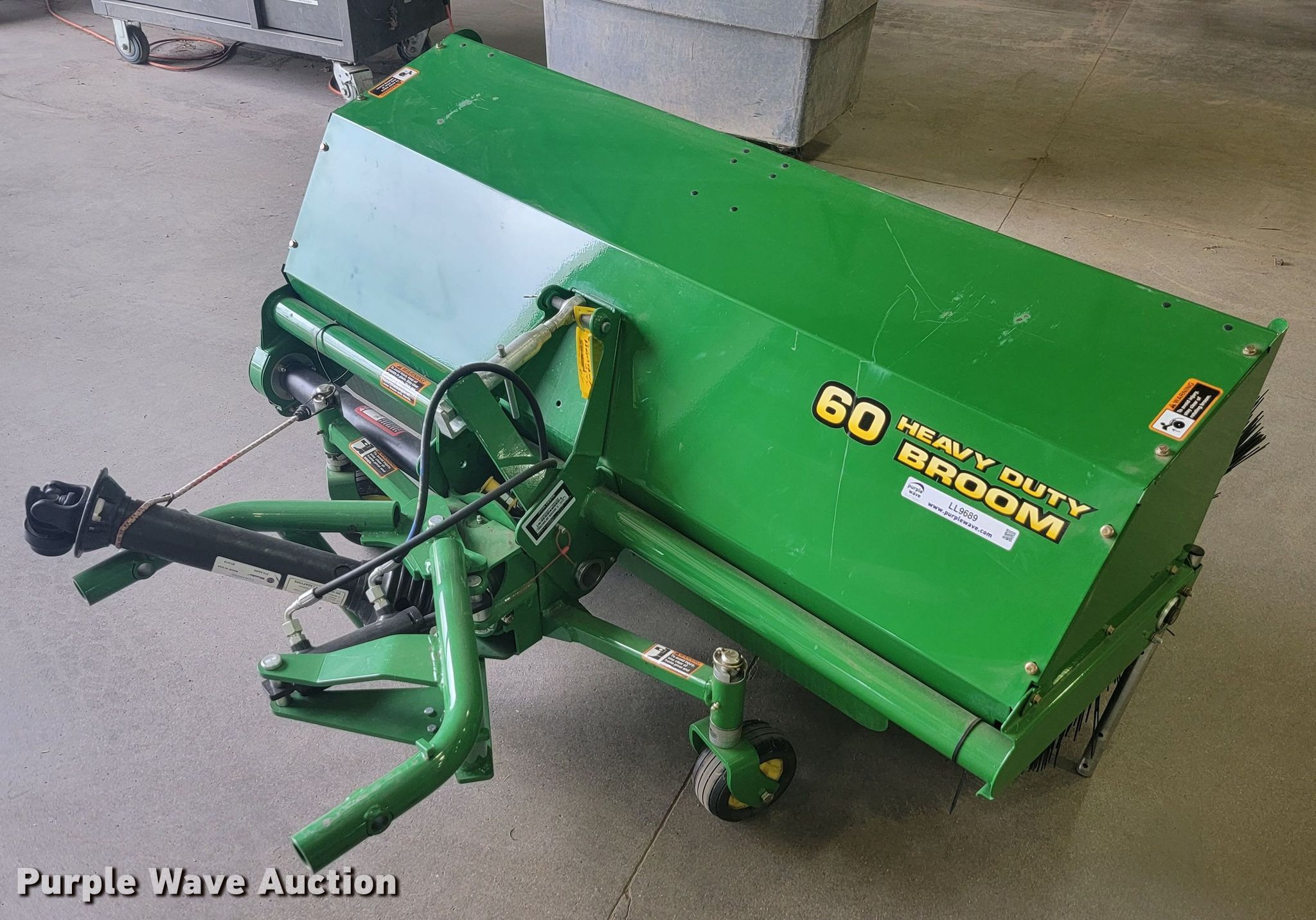 2019 John Deere 1400/1500 broom in Harrisburg, SD | Item LL9689 sold ...