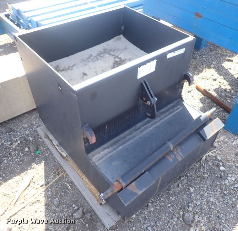 Ballast box in Hesston, KS | Item GD9339 sold | Purple Wave