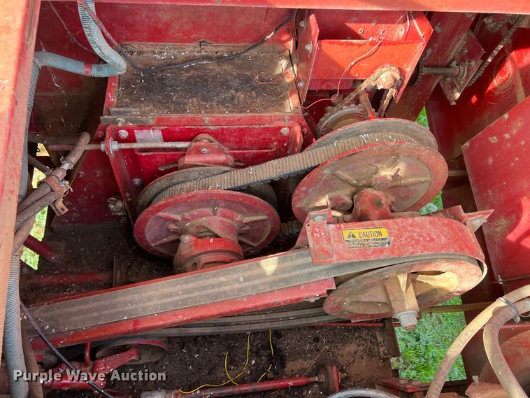 1980 International 1460 combine in Anson , TX | Item LW9247 sold ...