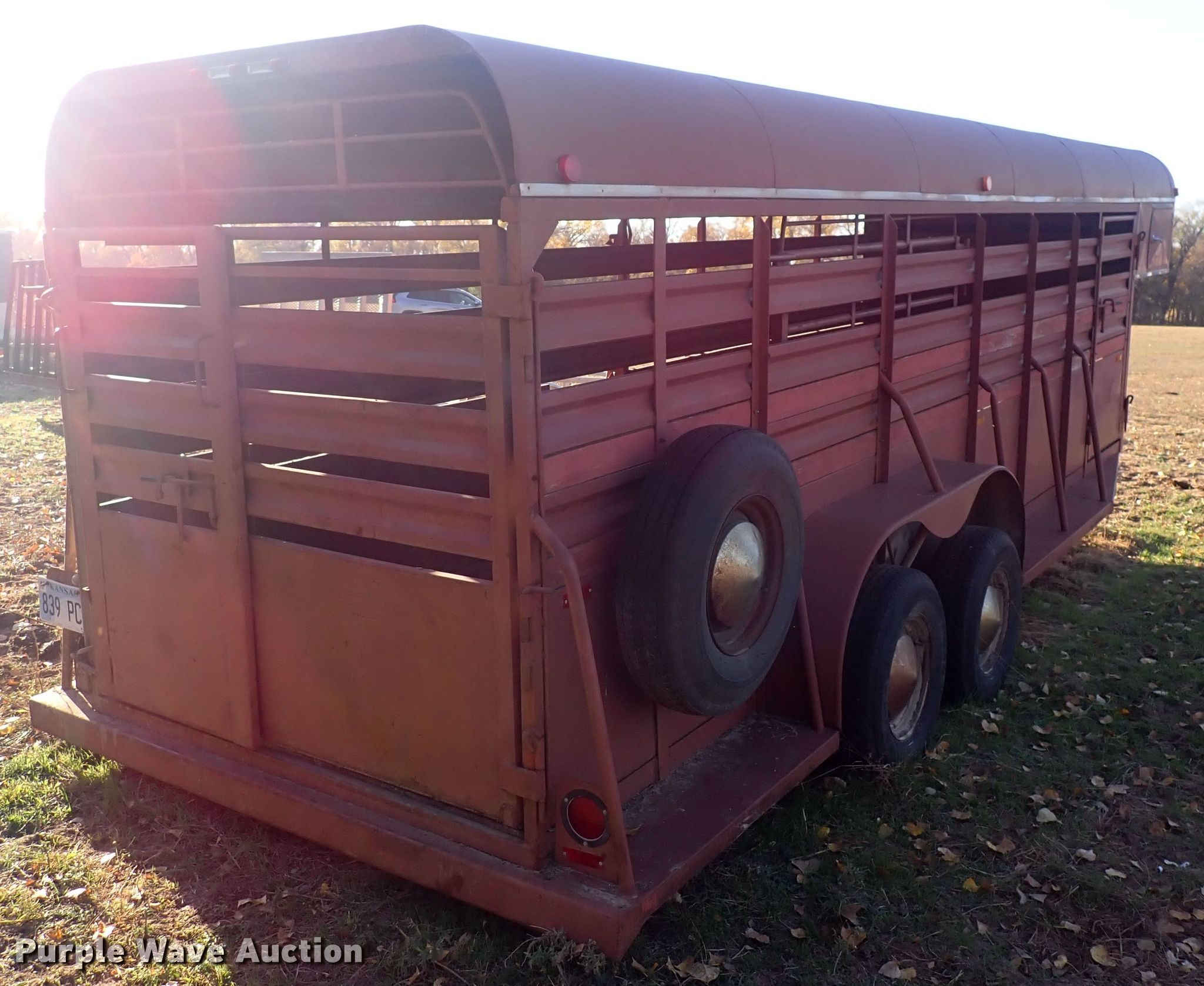 1979 Hale livestock trailer in Inman, KS | Item DQ3107 sold | Purple Wave