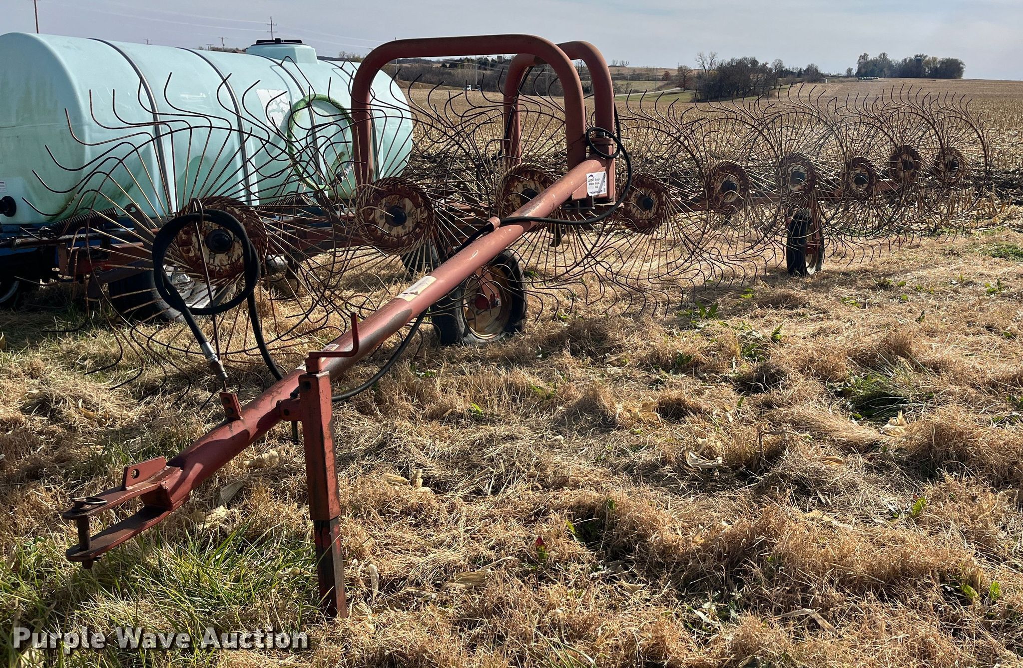 1992 Vicon H1050 hay rake in Bendena, KS | Item DR7339 sold | Purple Wave