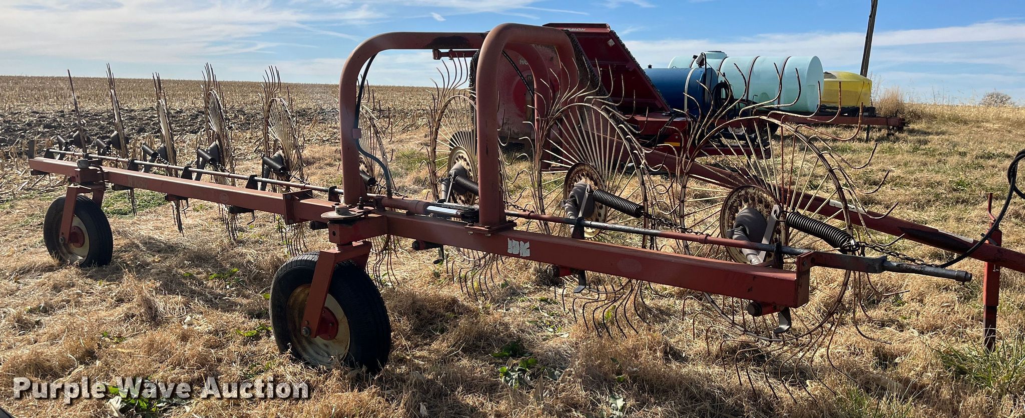 1992 Vicon H1050 hay rake in Bendena, KS | Item DR7339 sold | Purple Wave