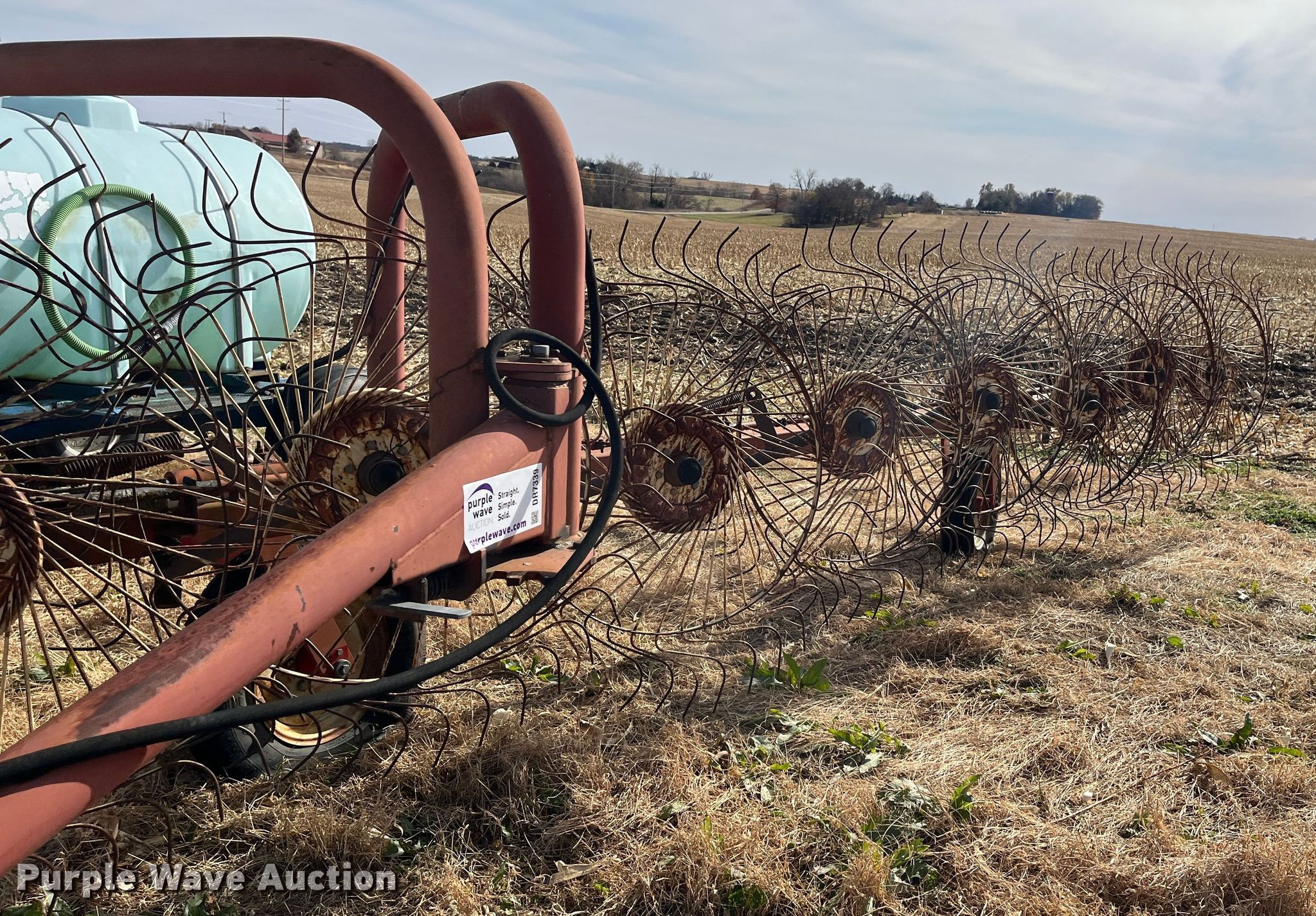1992 Vicon H1050 hay rake in Bendena, KS | Item DR7339 sold | Purple Wave