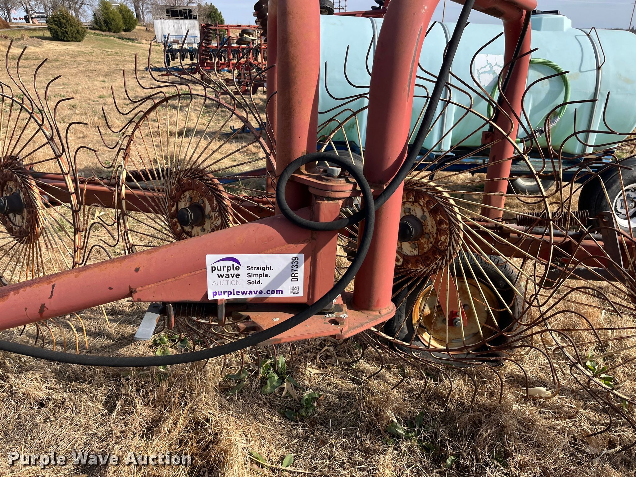 1992 Vicon H1050 hay rake in Bendena, KS | Item DR7339 sold | Purple Wave