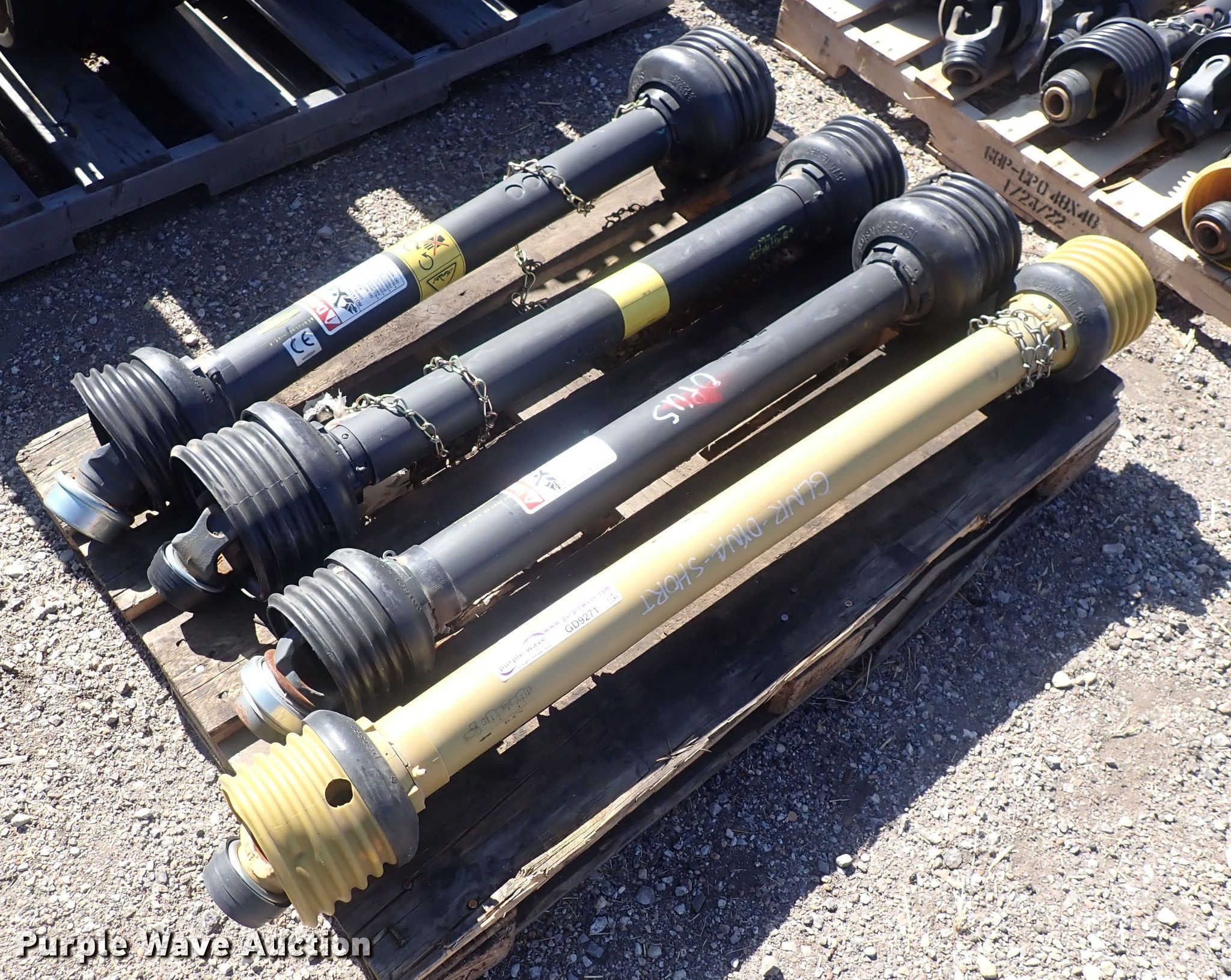 (4) PTO shafts in Hesston, KS | Item GD9271 sold | Purple Wave