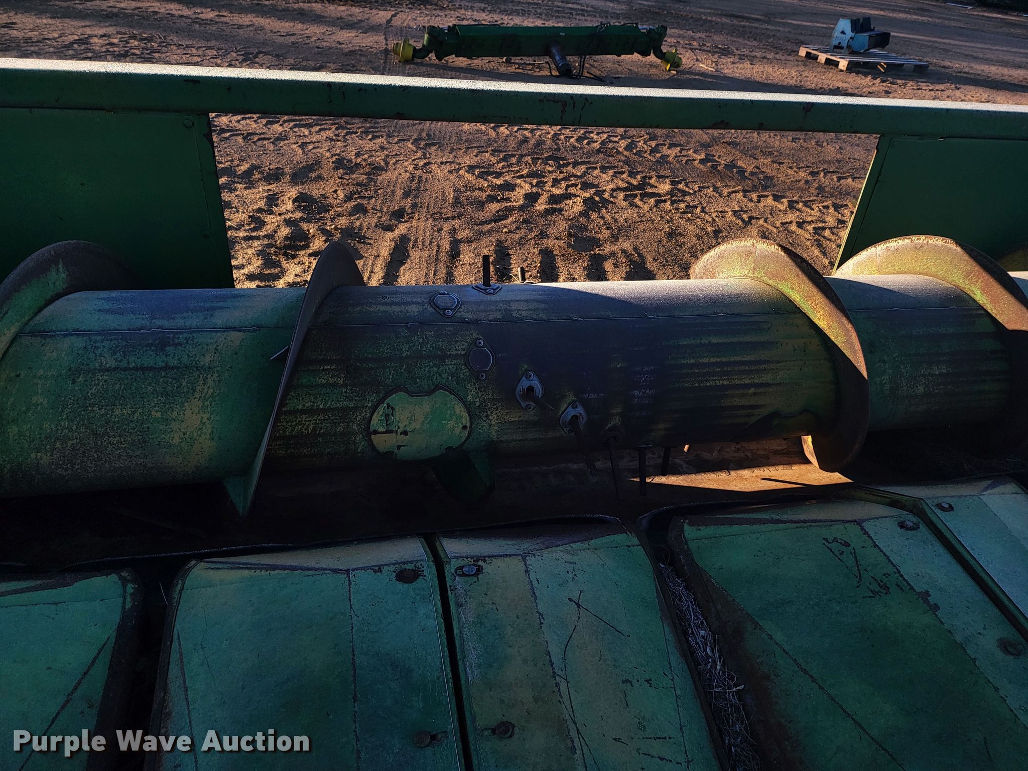 John Deere 554 corn head in Kinsley, KS | Item IU9879 sold | Purple Wave