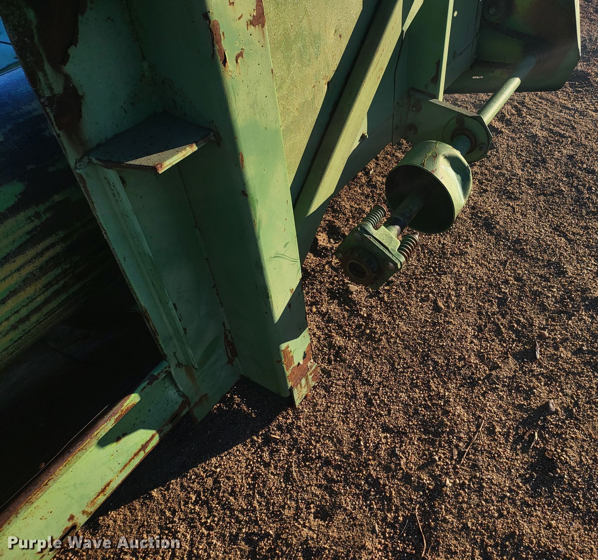 John Deere 554 corn head in Kinsley, KS | Item IU9879 sold | Purple Wave