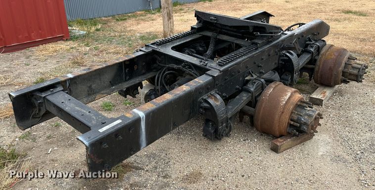 Peterbilt rear axle assembly in Russell, KS | Item JD9152 sold | Purple ...