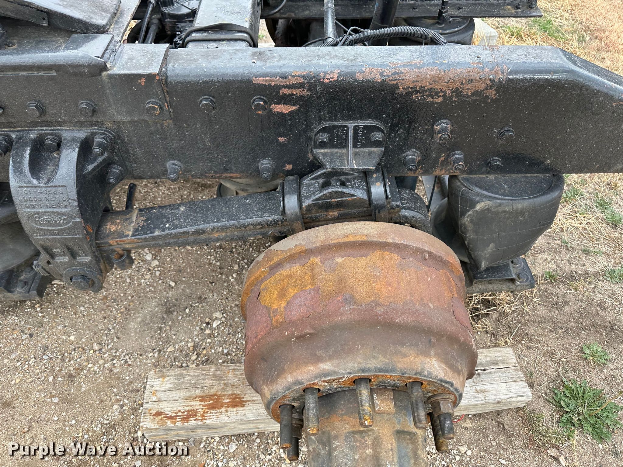 Peterbilt rear axle assembly in Russell, KS | Item JD9152 sold | Purple ...