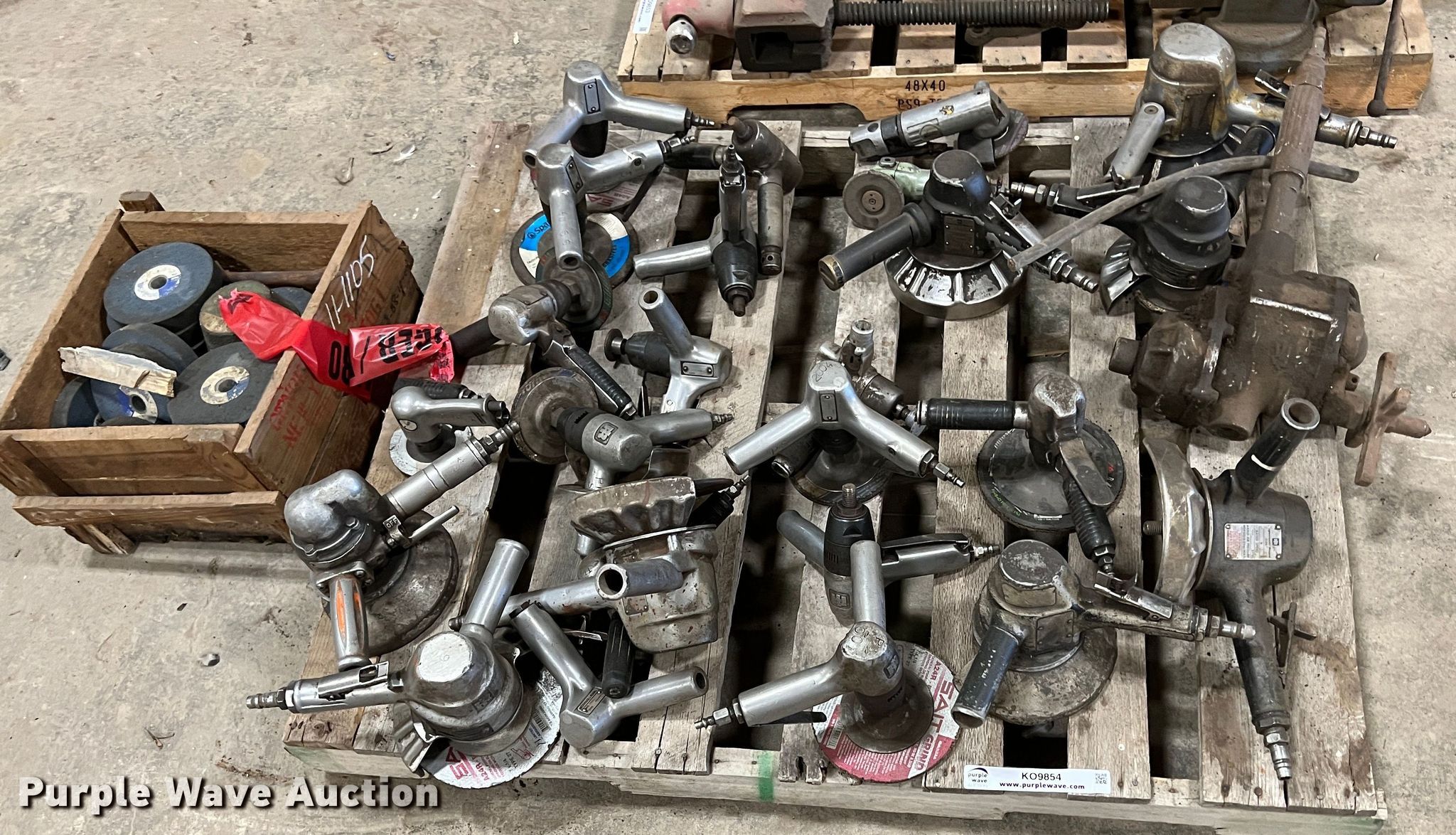Approximately 25 grinders in Pittsburg, KS | Item KO9854 sold | Purple Wave