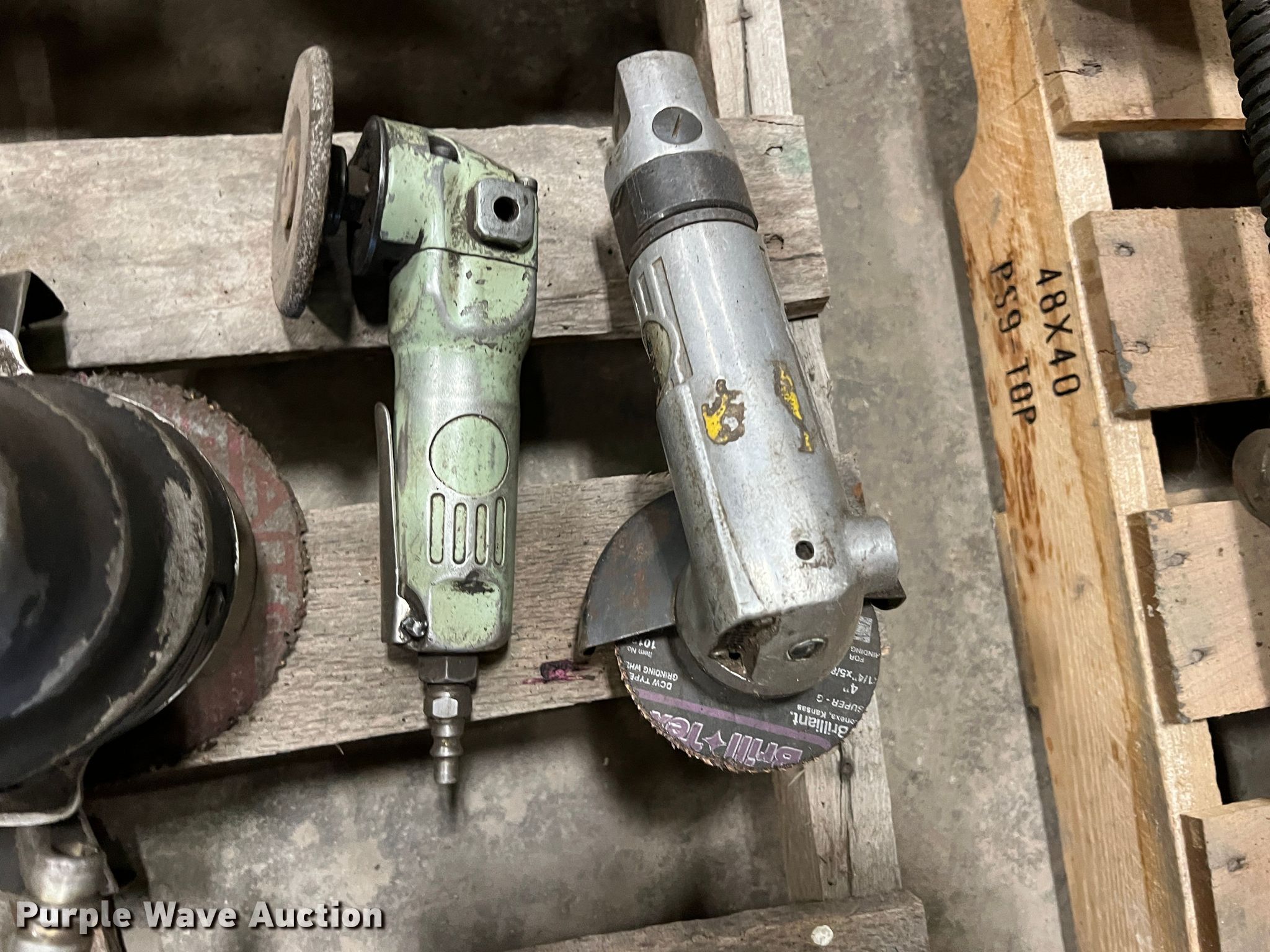 Approximately 25 grinders in Pittsburg, KS | Item KO9854 sold | Purple Wave