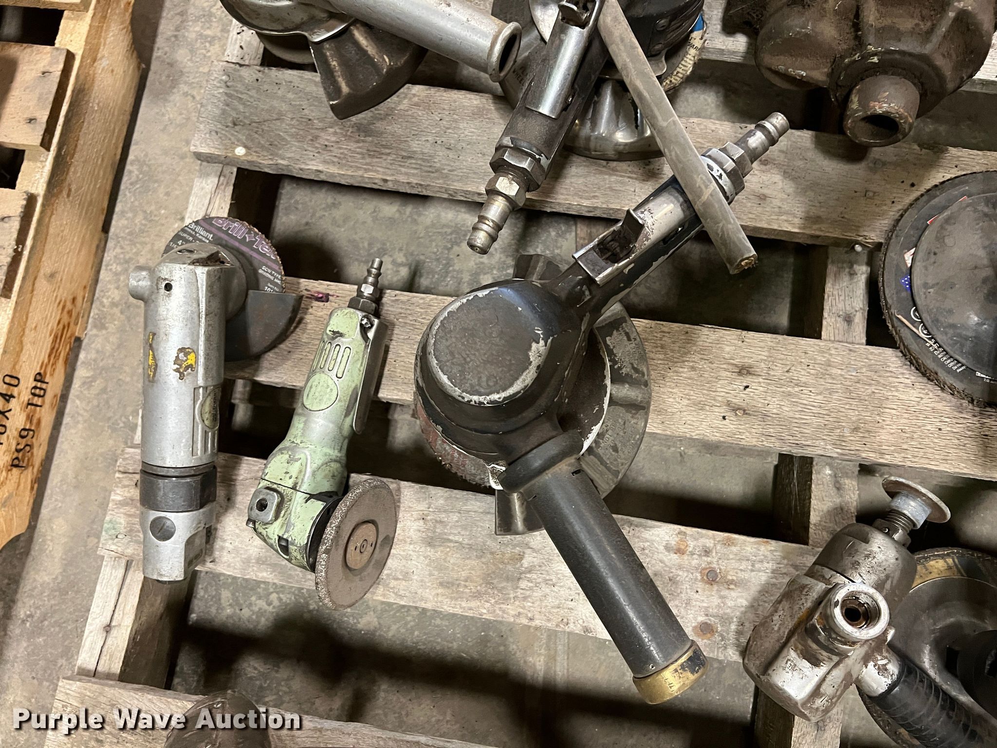 Approximately 25 grinders in Pittsburg, KS | Item KO9854 sold | Purple Wave