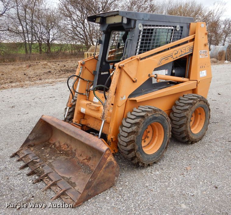 2000 Case 1845C skid steer loader in McLouth, KS | Item DS6300 sold ...