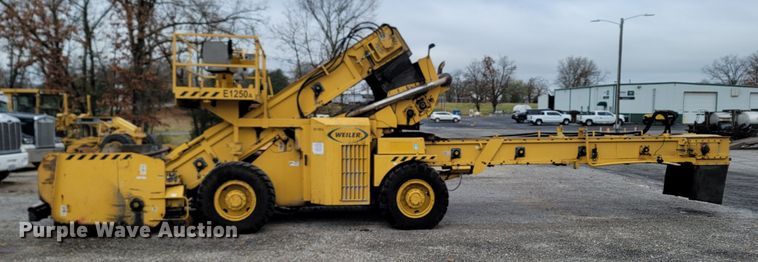 Weiler E1250A shuttle buggy material transfer vehicle in Cassville, MO ...