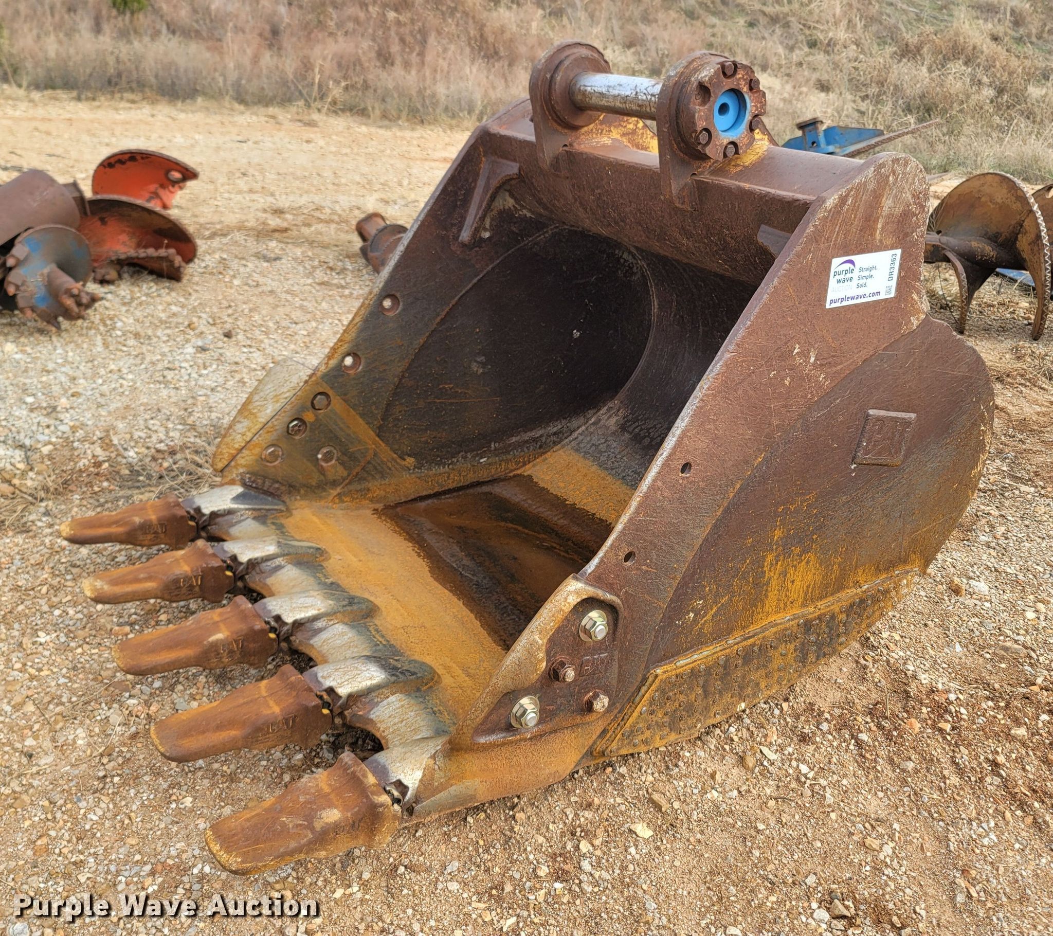 Caterpillar 330G excavator bucket in Springfield, MO | Item DR3363 sold ...